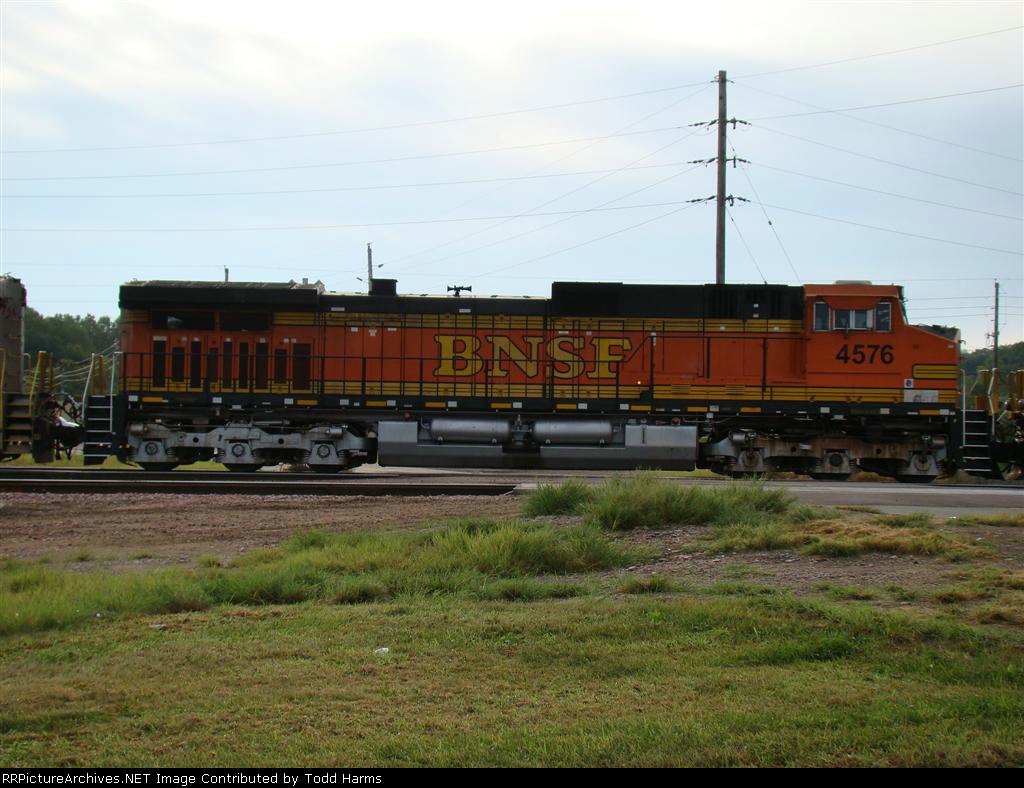 BNSF 4576